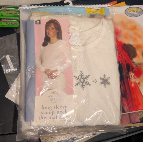 Ashley Taylor | Tops | Vintage Ashley Taylor White Snowflake Long ...